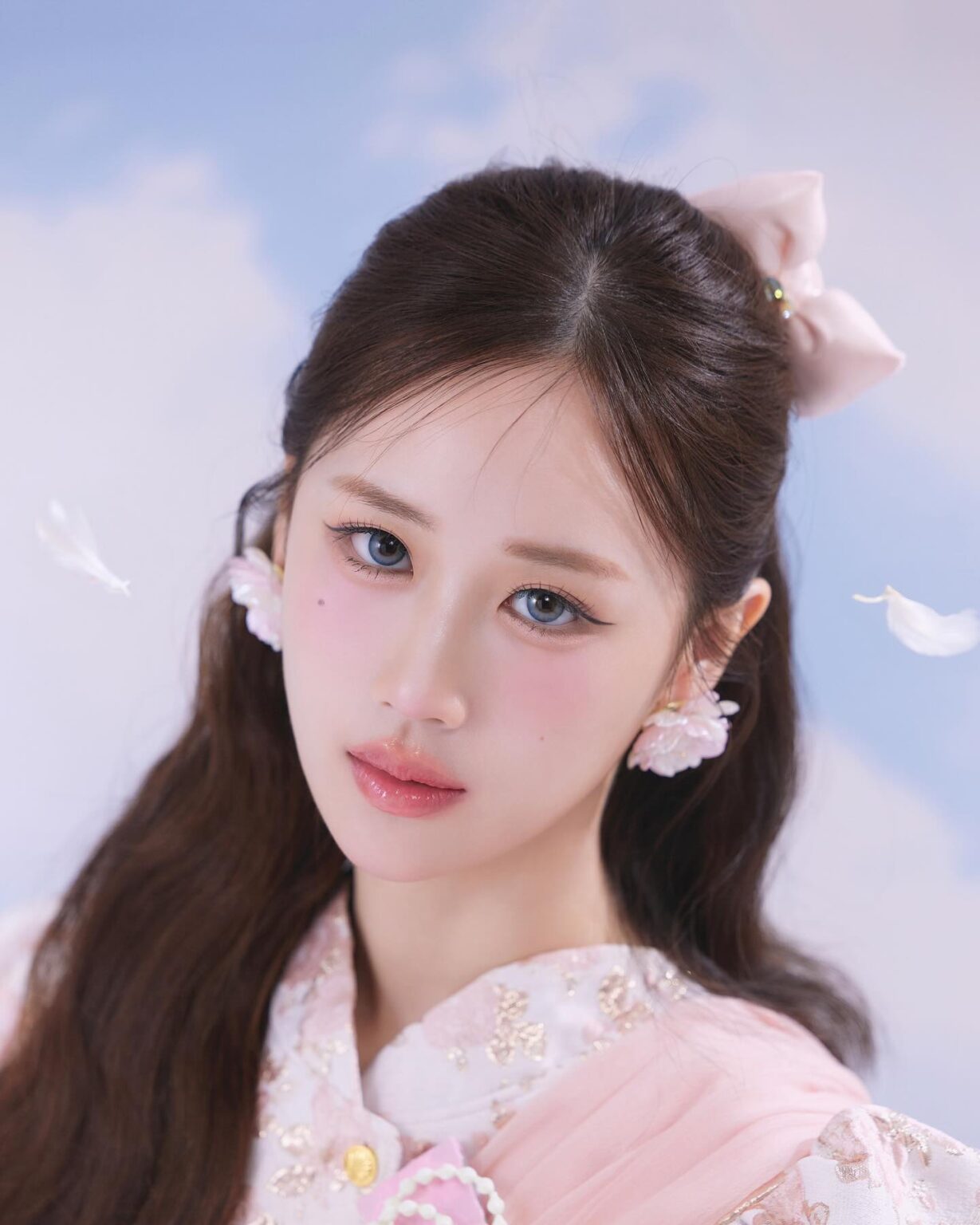 Janeyeh Methika Jiranorraphat - Girls’ Love (GL)