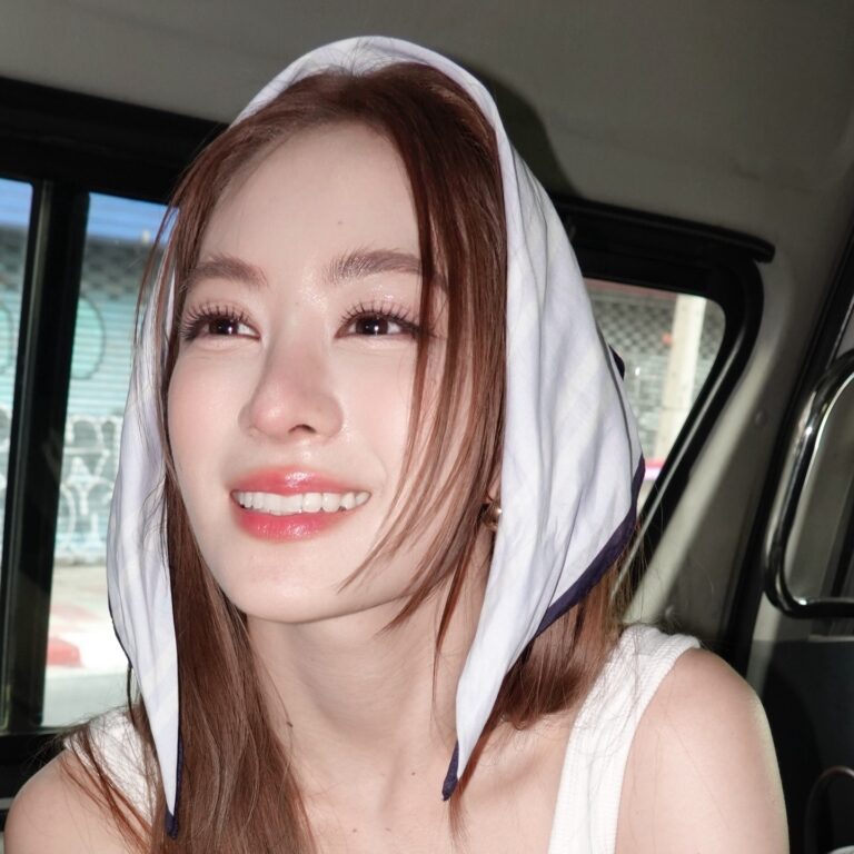 Memi Muanfun Baesakul - Girls’ Love (GL)